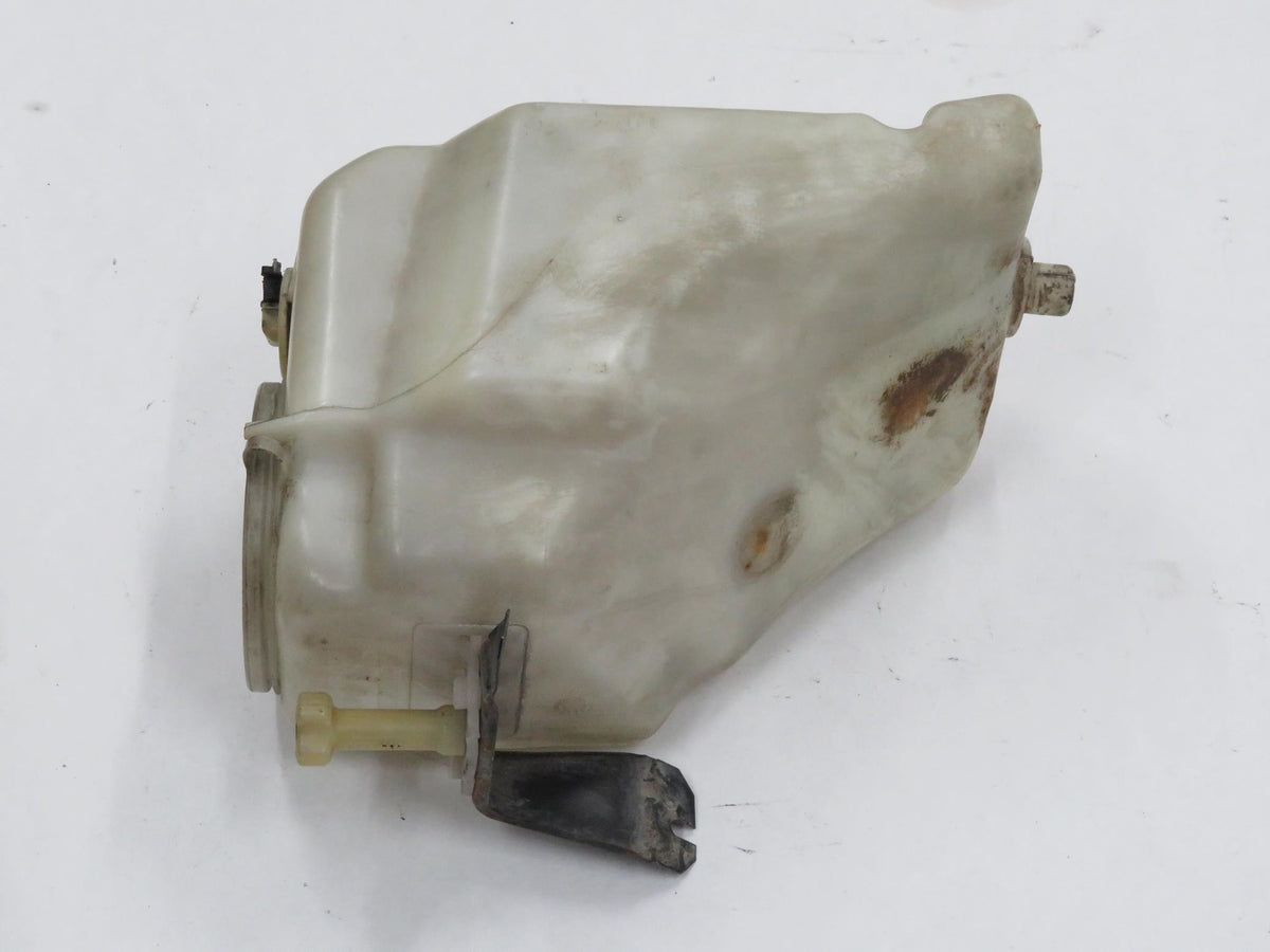 Mercedes Benz W124 Wischwasserbehälter 1248690272 – PARTFROG